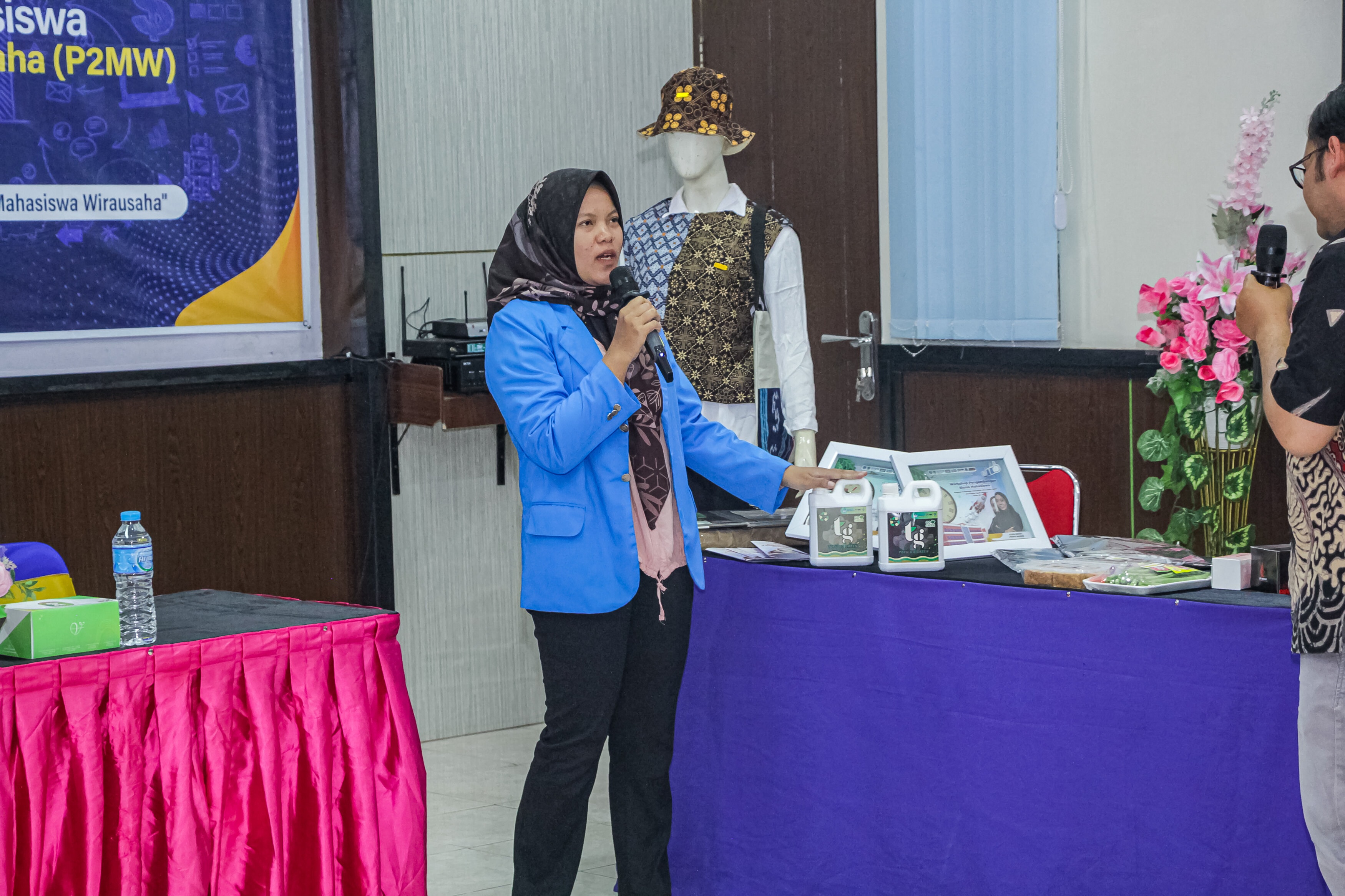 WORKSHOP PENGEMBANGAN BISNIS MAHASISWA PROGRAM PEMBINAAN MAHASISWA WIRAUSAHA (P2MW) UNIVERSITAS ...